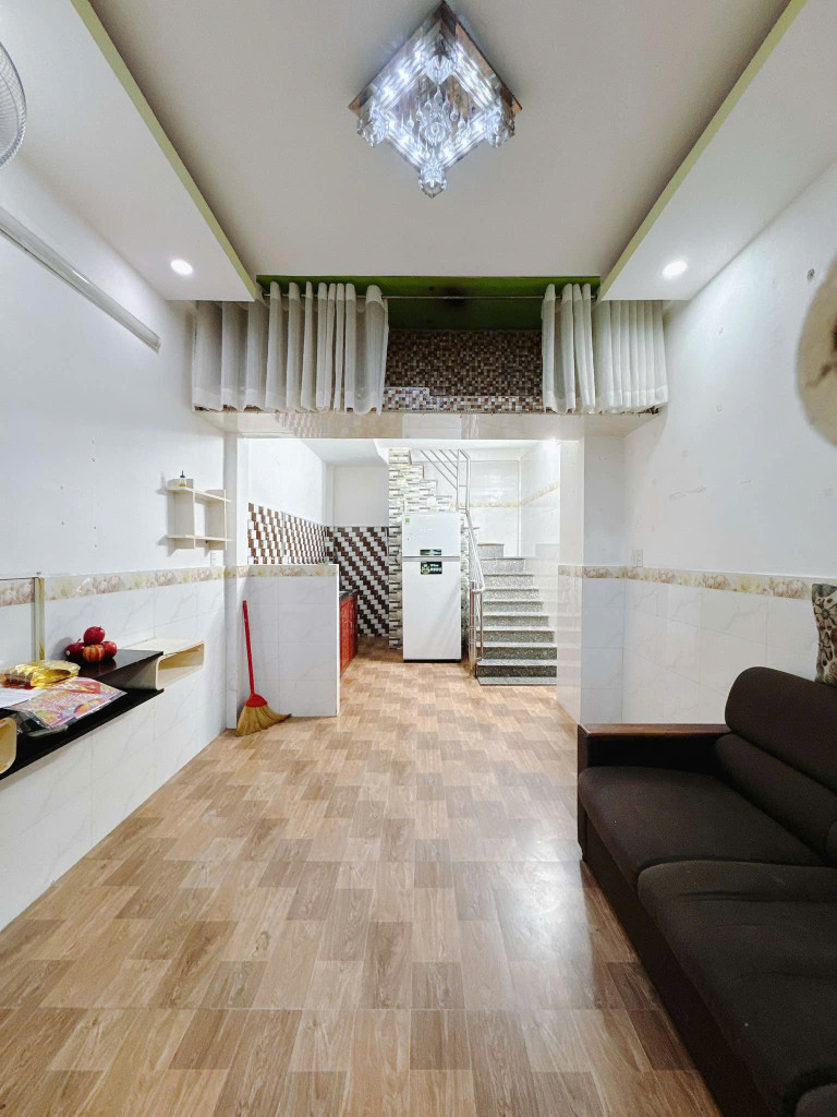 SÁT MẶT TIỀN HOÀNG DIỆU Q4 DIỆN TÍCH SỬ DỤNG 68 M2 GIÁ 4 TỶ BANK CHO VAY HƠN 3 TỶ