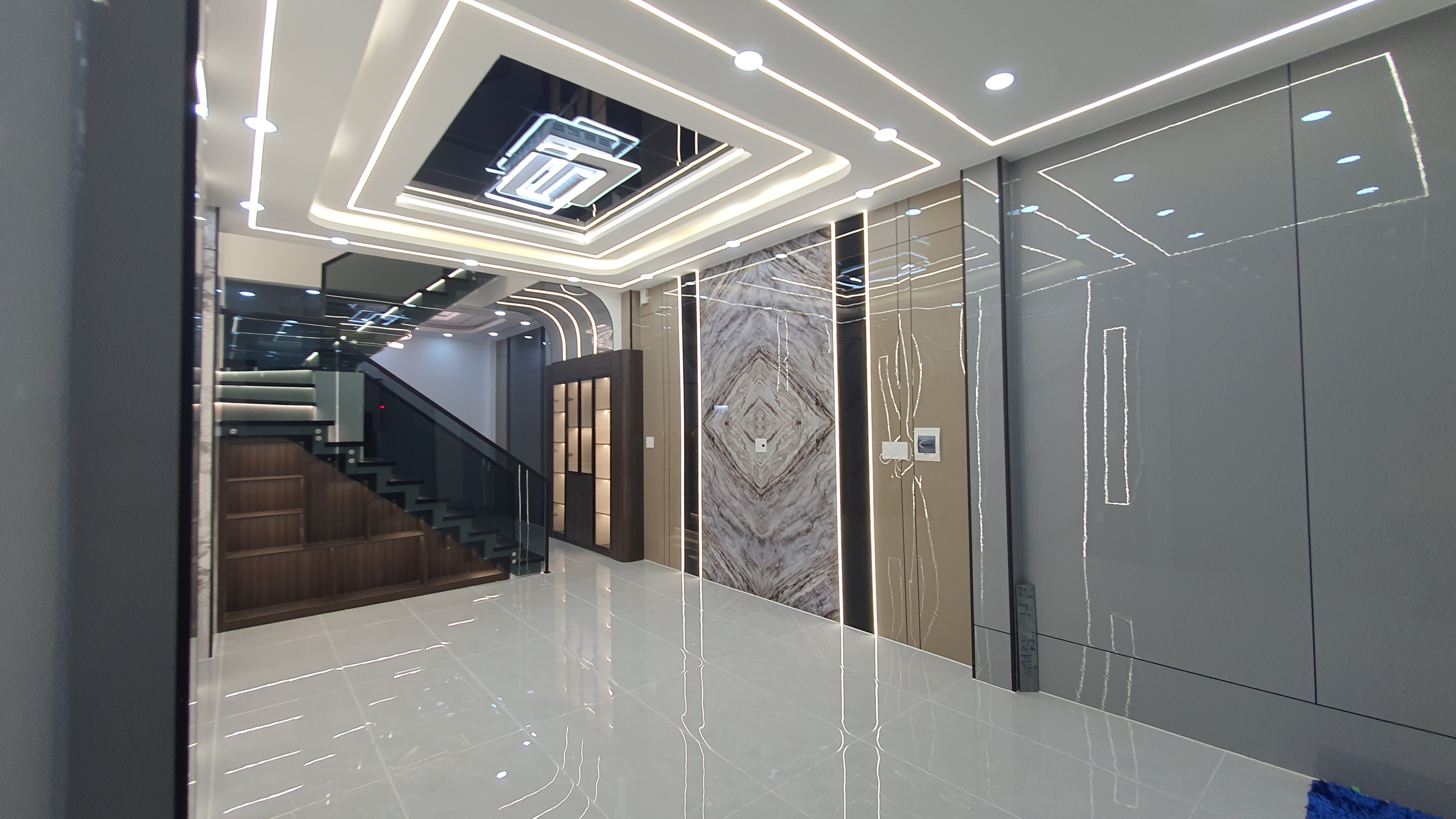 Nhà đẹp 4tầng kiên cố, ngay chợ Bình Trị Đông, 6,25tỉ