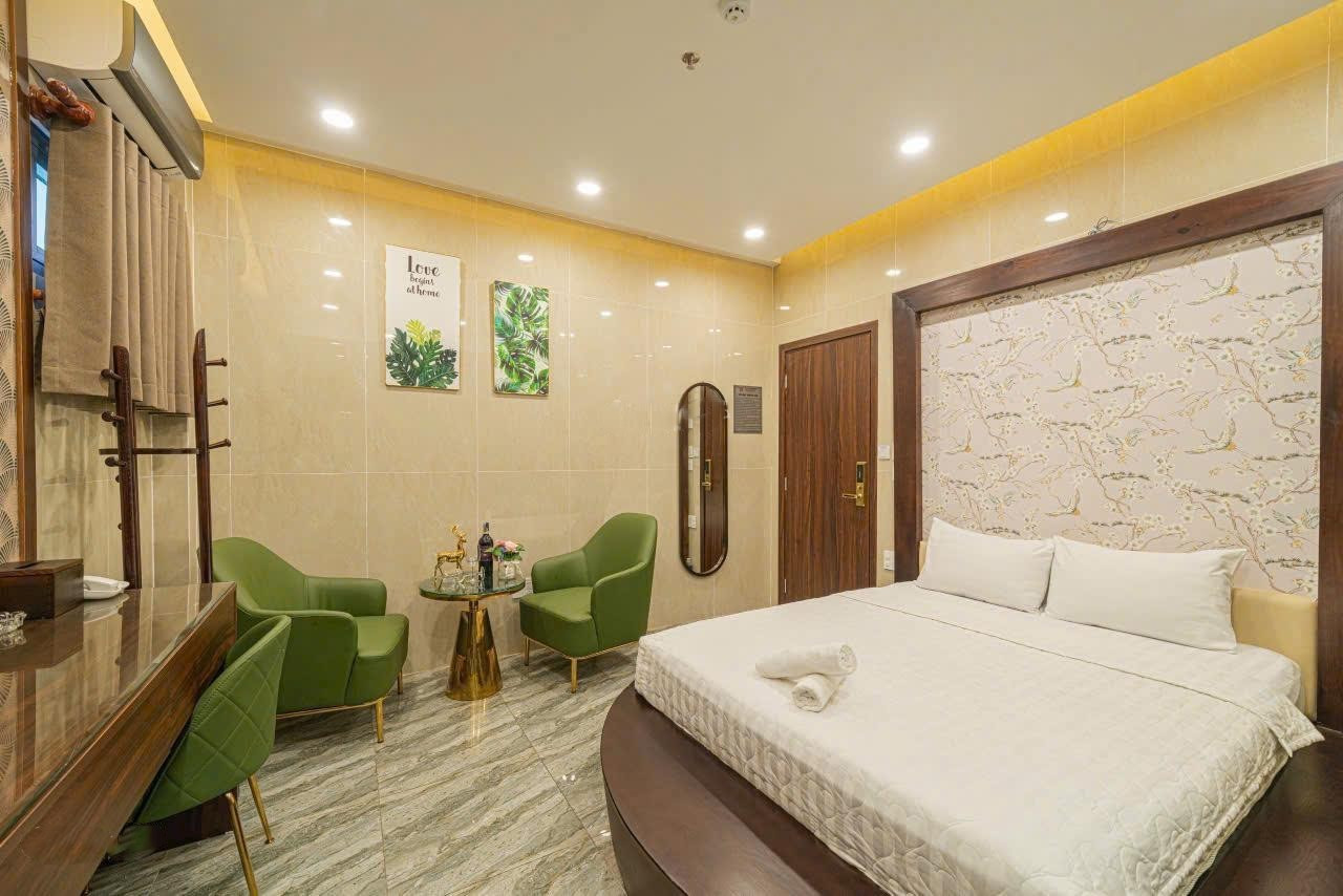 Bán khách sạn T68 420 Cây Trâm DT 5x27m xây 7 lầu DCT 120tr/th