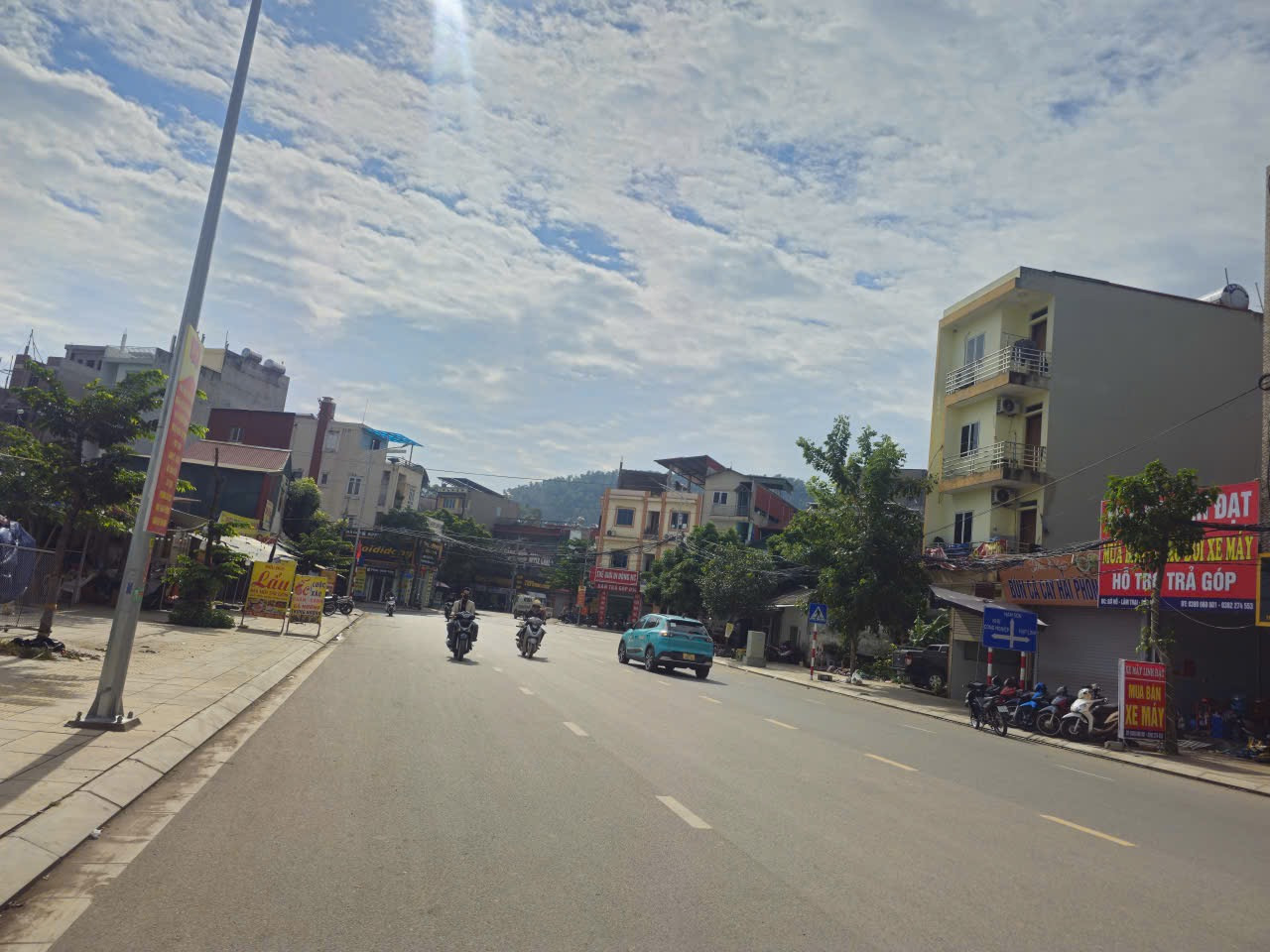 Bán 90m đất mặt đường chu mẫu nhìn hồ lớn. Kinh doanh sầm uất ngày đêm ...