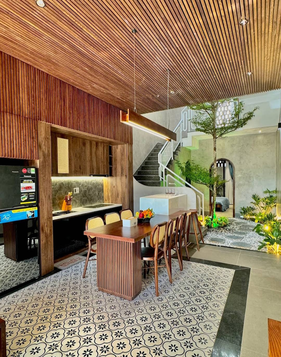 Bán căn Homestay Đường Chúc Động, Hoà Minh, View công viên, gần Biển ...