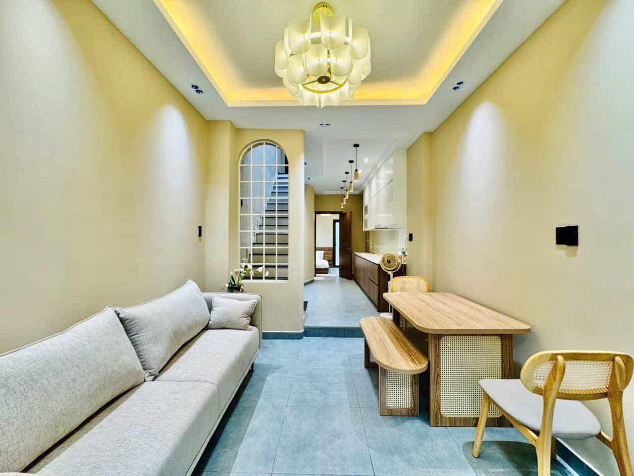 Siêu hot bán nhà Diên Hồng, P1, Bình Thạnh, 2,2 tỷ, sổ riêng, tiện ích ...