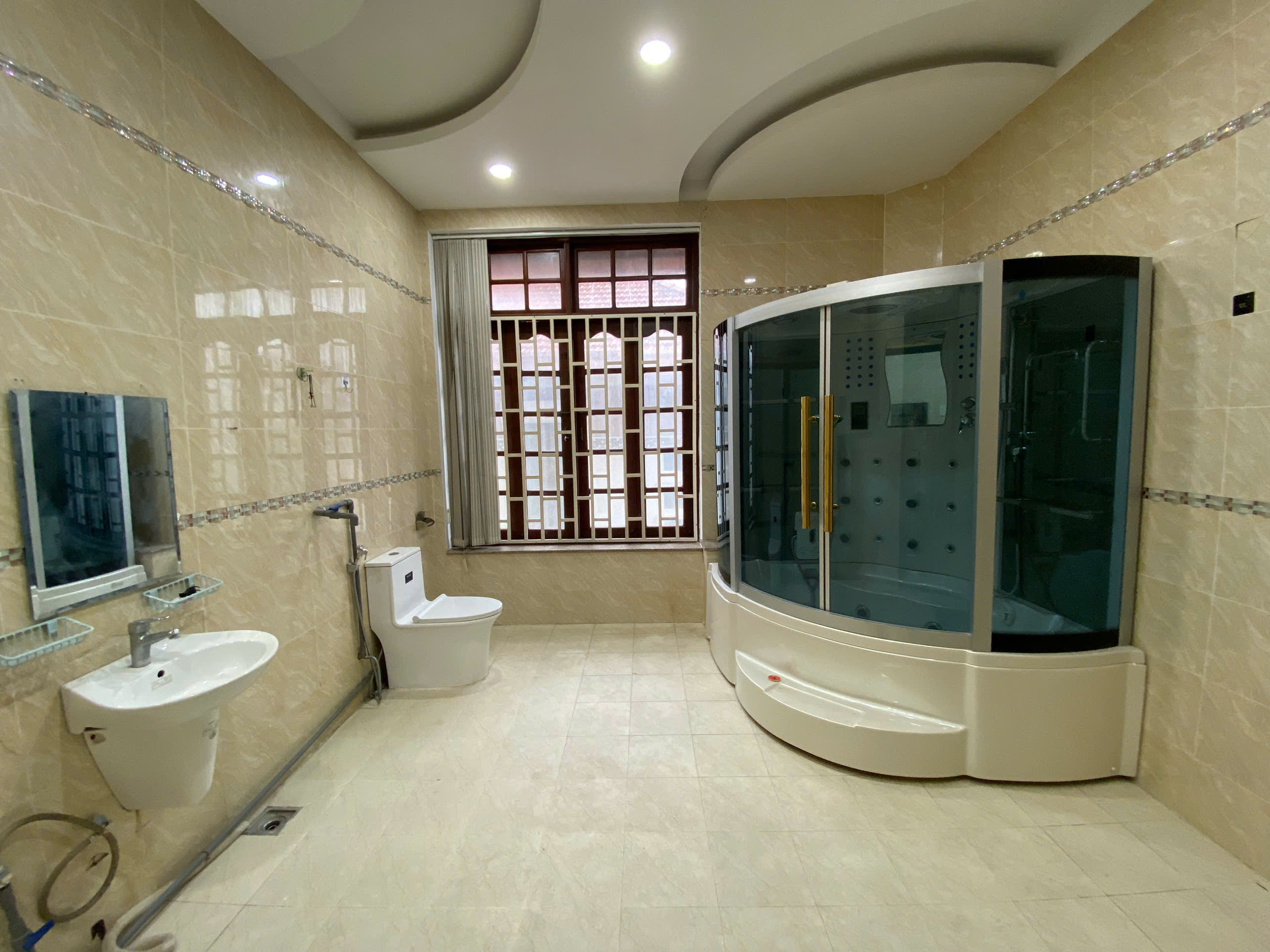 Siêu VIP cần nhượng gấp Biệt Thự (12x20) Mặt tiền Đông Hưng Thuận 17, Q12 giá tốt