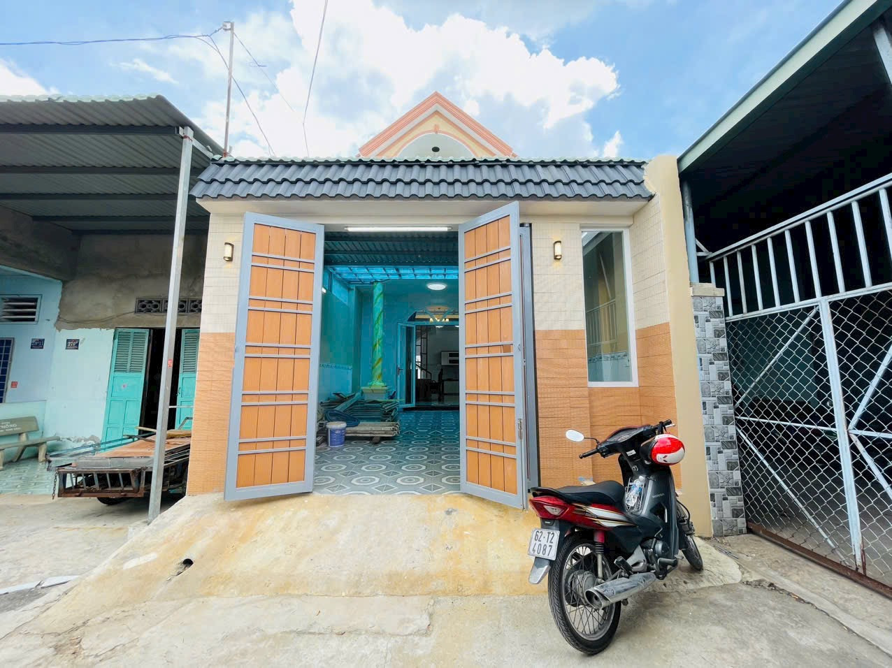 Bán nhà khu vực 4 thị trấn đức hoà, 1T, 1L có 3 PN (nhà mới)