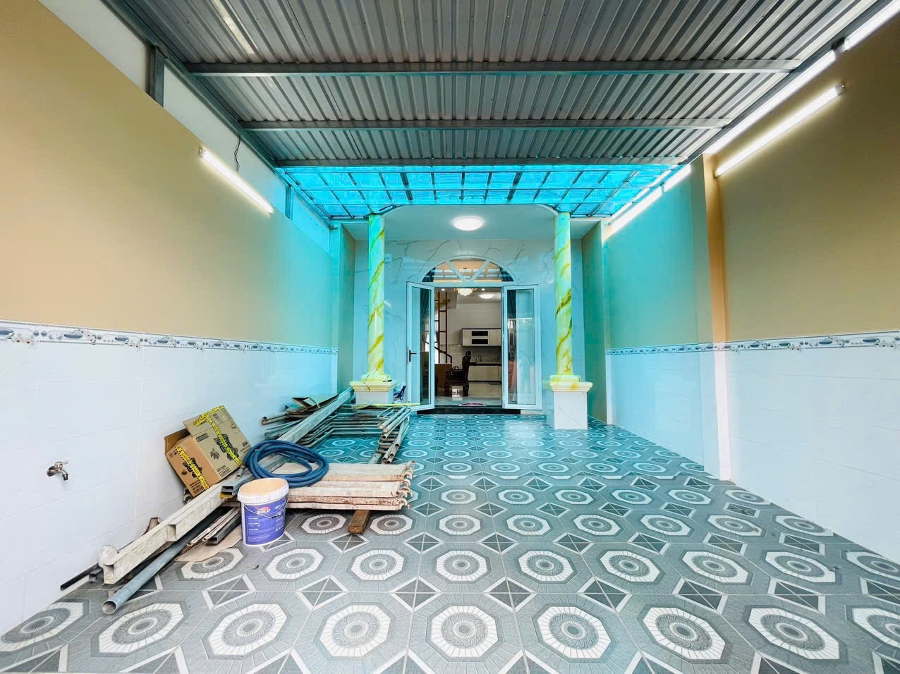 Bán nhà khu vực 4 thị trấn đức hoà, 1T, 1L có 3 PN (nhà mới)