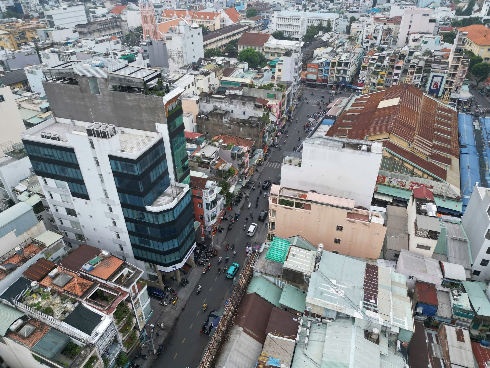 (~200m2) Mặt Tiền Phố Bán Vàng Quận 1 [7,43 x 24] Nguyễn Hữu Cầu (ko lộ ...