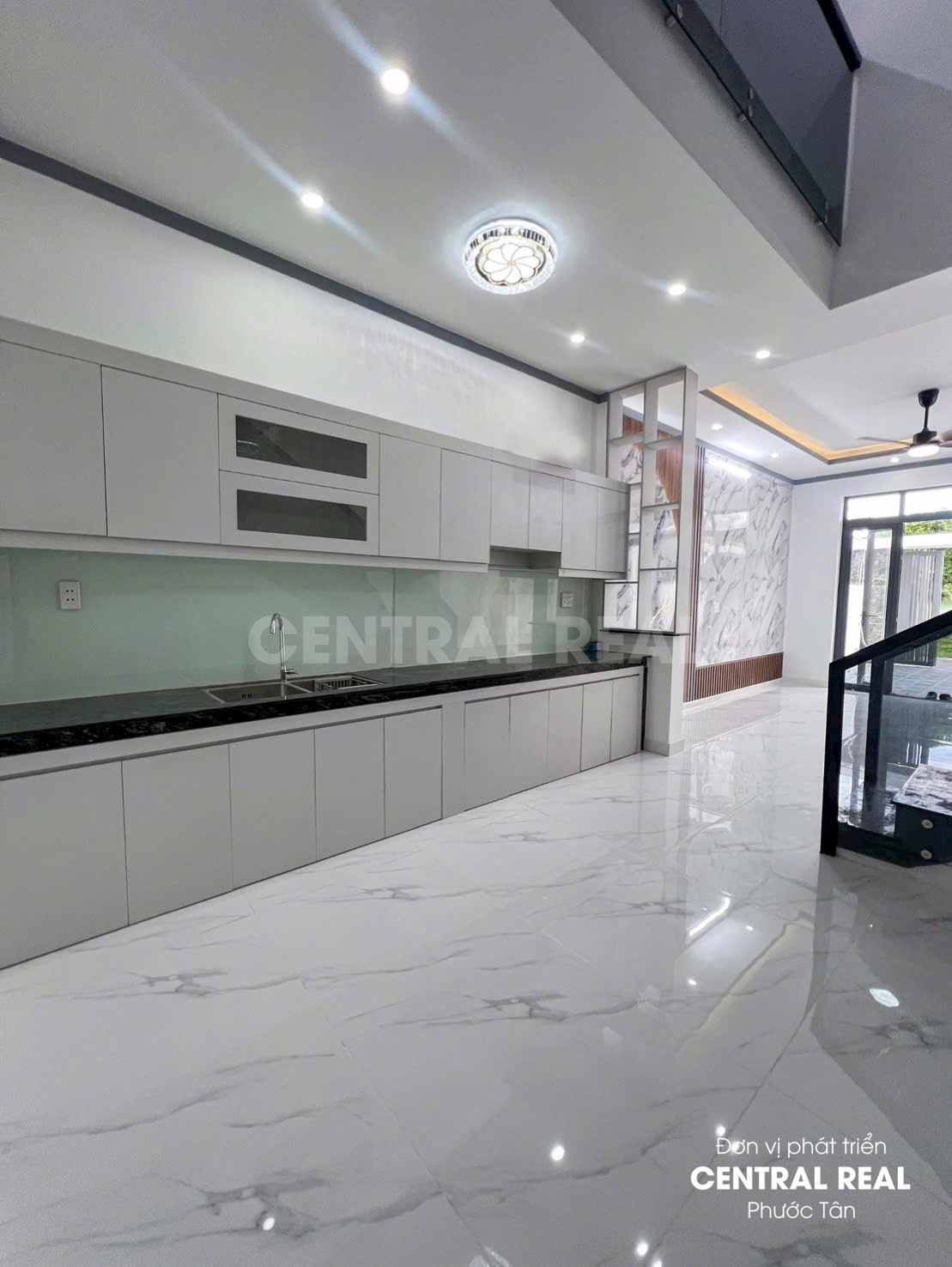 Anh Chị Đang Làm Việc Gần Cổng 11, gần KDL Sơn Tiên hay Long Thành đừng ...