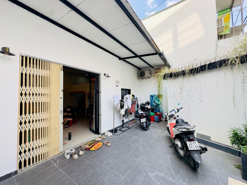 90m2 phù hợp xây mới kinh doanh , nhà phố , CHDV...