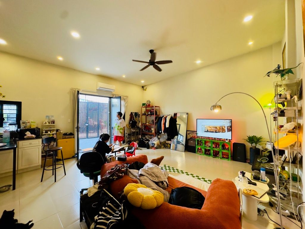 90m2 phù hợp xây mới kinh doanh , nhà phố , CHDV...