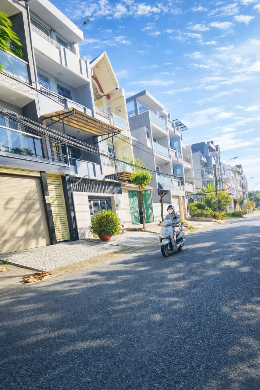 B.A.N N.H.A GẦN AKARI CITY - VÕ VĂN KIỆT - 72 M2 - 7.2 x 10 - 2 TẦNG ...