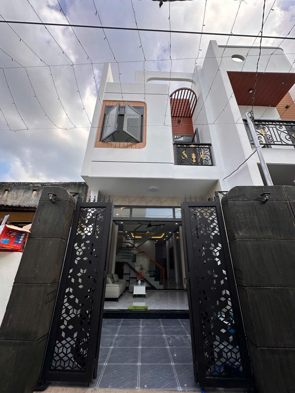 BÁN NHÀ GẦN HTTINH ĐỘI, SHR HOÀN CÔNG, 3PN, DT130m2 Sàn, TÂN PHONG