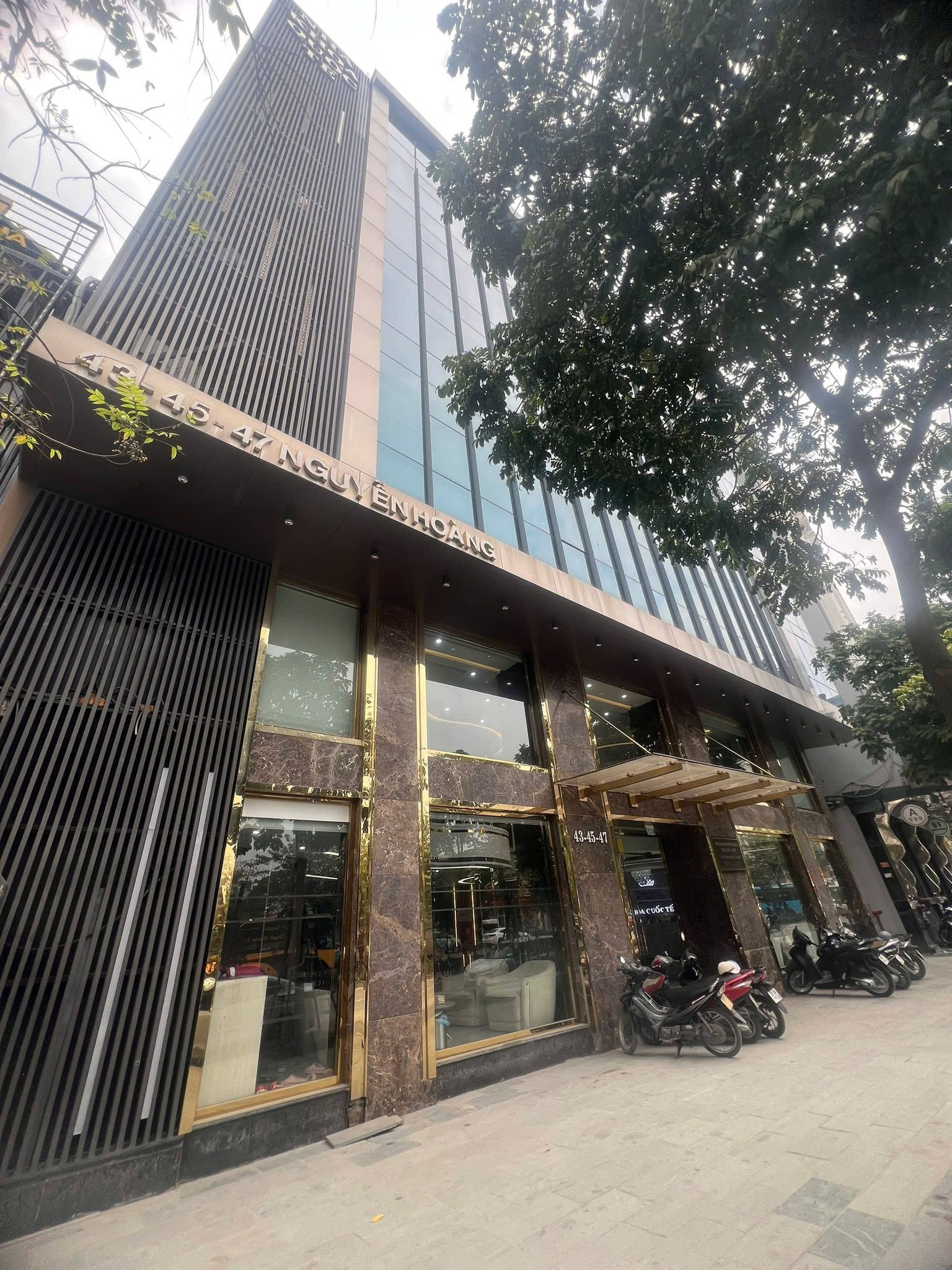 BÁN TÒA NHÀ MẶT PHỐ NGUYỄN HOÀNG. MỸ TÌNH. 170M2 - 8 TẦNG. THANG MÁY ...