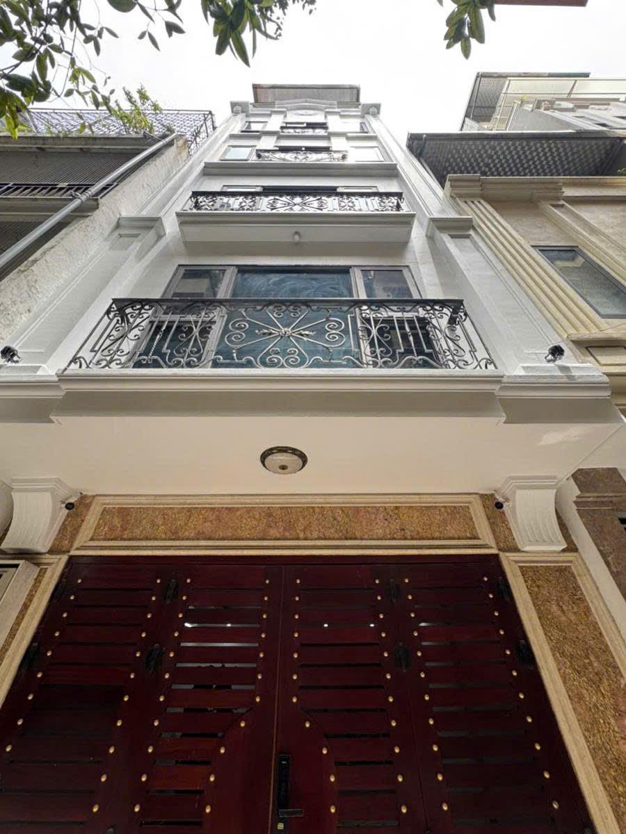 BÁN NHÀ DÂN XÂY LÔ GÓC NGUYÊN XÁ 5 PHÒNG 35M2, 50M MẶT PHỐ, NGÕ THẲNG ...