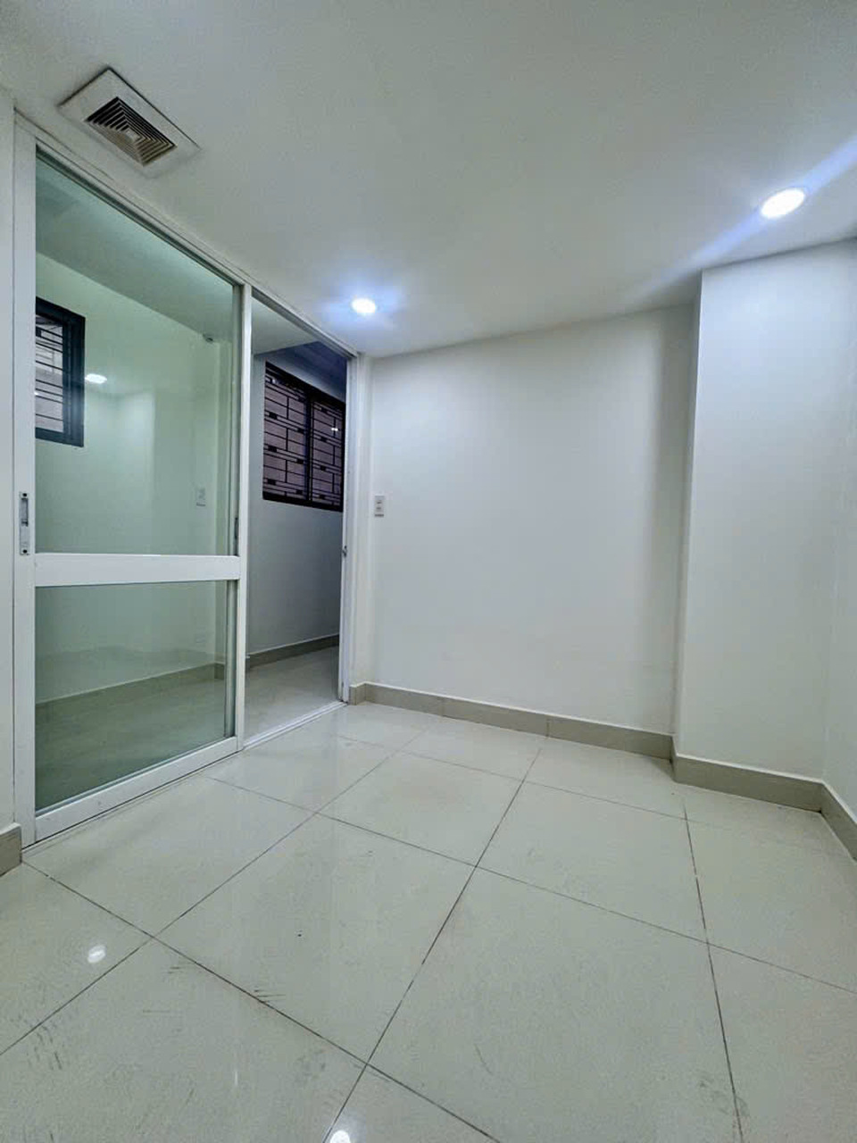 H1806 💥💥 Giảm 500tr! Tầng trệt CC Pasteur sát NH nhà nước, SHR, Vuông ...