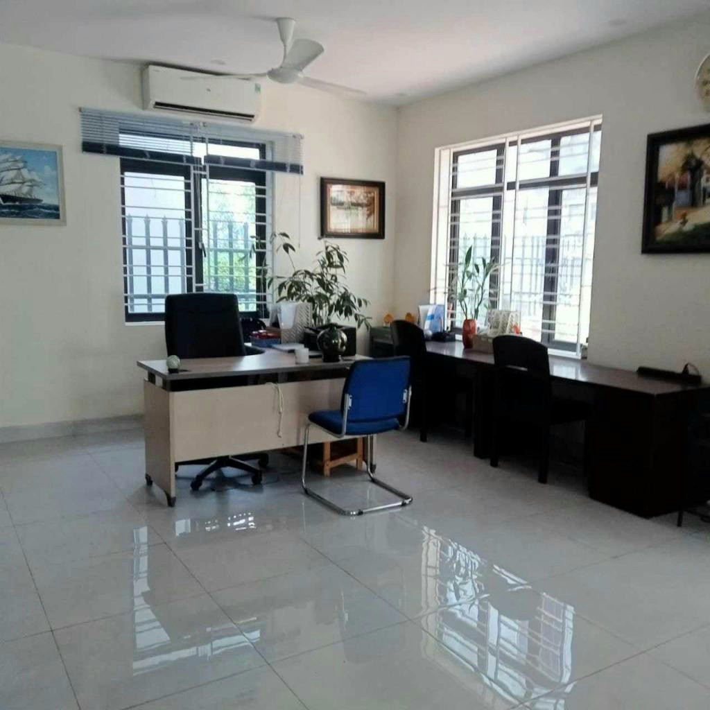 EM RUỘT PHỐ HUẾ - MẶT TIỀN 8M - LÕI HAI BÀ - NHỈNH 700TR/M2