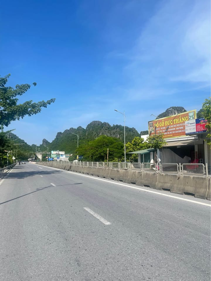 Do ngộp bank e cần thanh lí ô đất mặt đường QL 18 cạnh đăng kiểm Hà tu