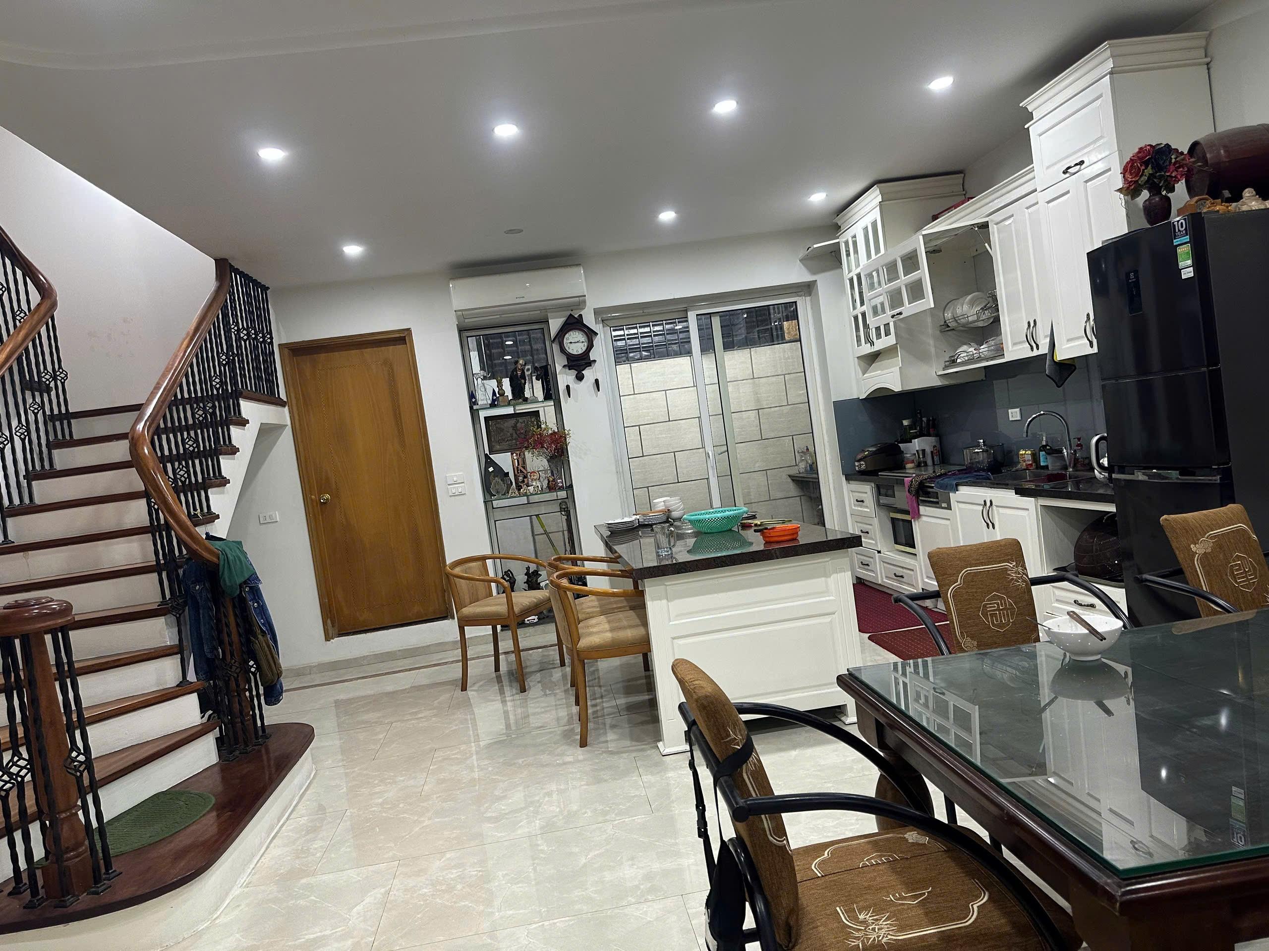 Cho thuê BT Xuân Phương, Nam Từ Liêm 150M x 5T THANG MÁY, Ô TÔ DỪNG ĐỖ ...