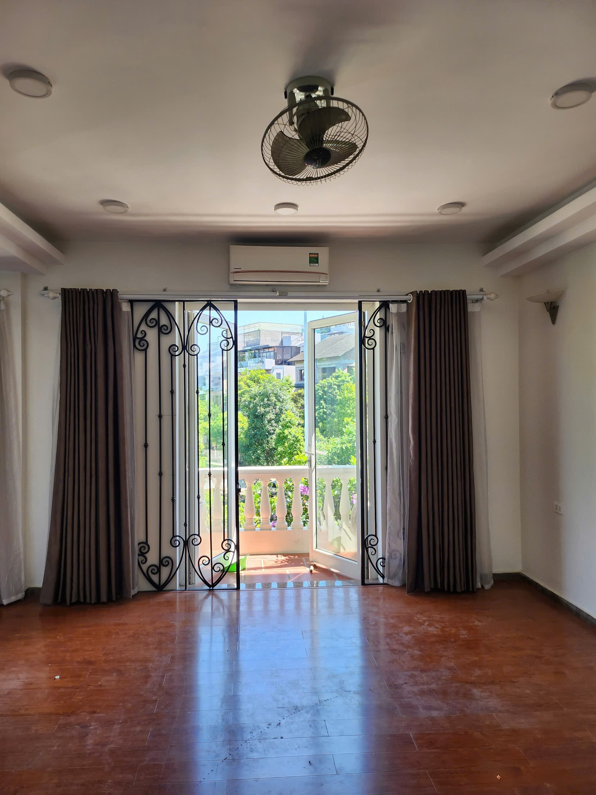 Cho thuê BT Xuân Phương, Nam Từ Liêm 150M x 5T THANG MÁY, Ô TÔ DỪNG ĐỖ ...