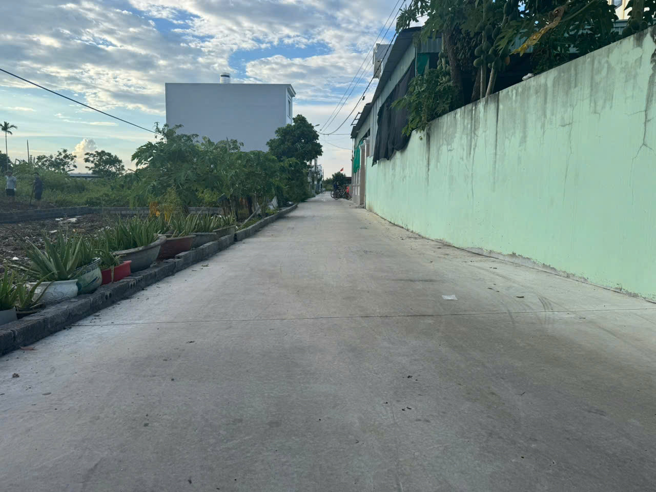 Bán lô đất 70m² ngang 4,3m 2 mặt tiền ngõ ô tô giá 1.05 tỷ tại Trung ...