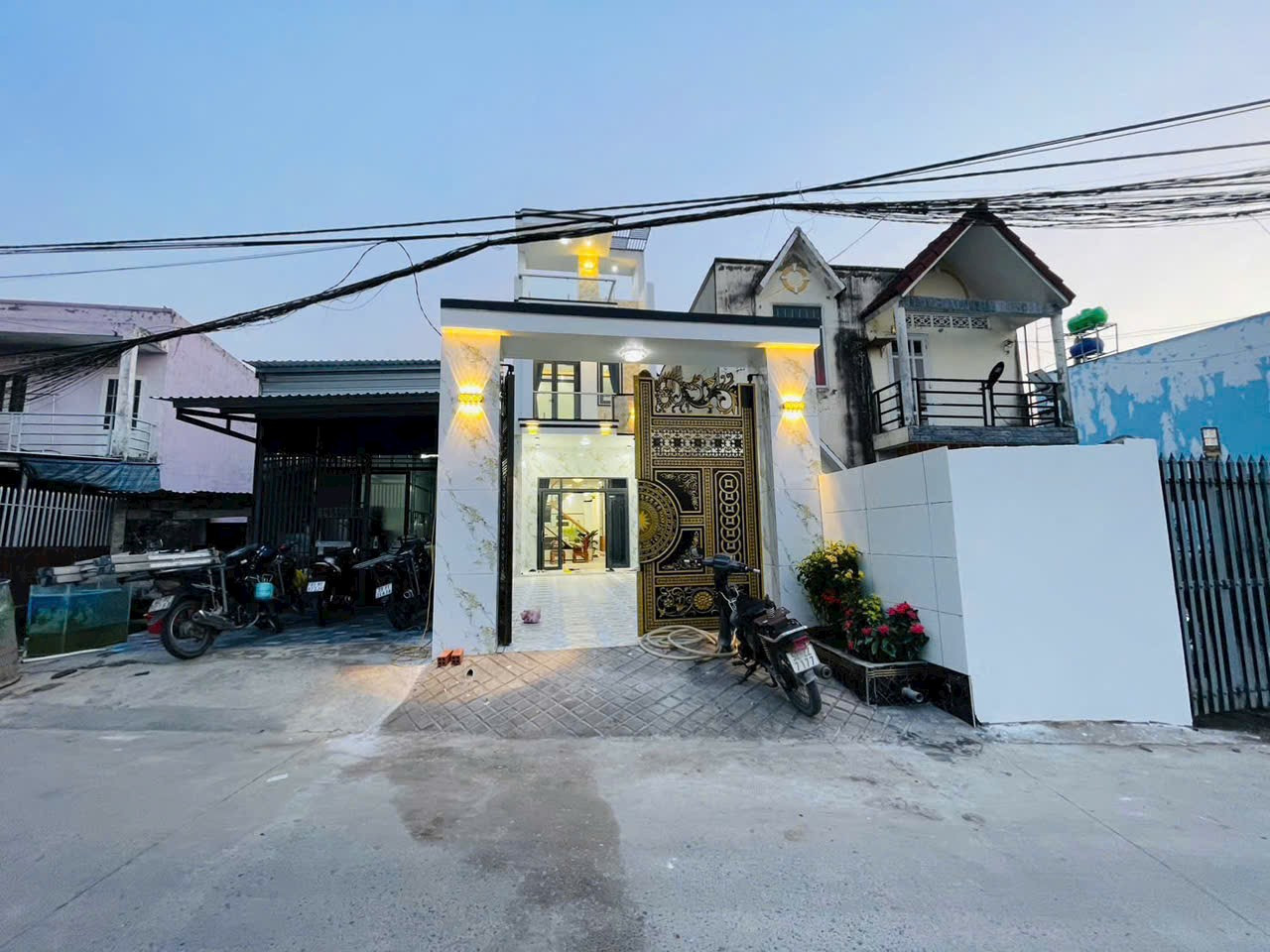 Bán nhà 318.8m² ngang 4m giá 2.85 tỷ Xã Đức Hòa