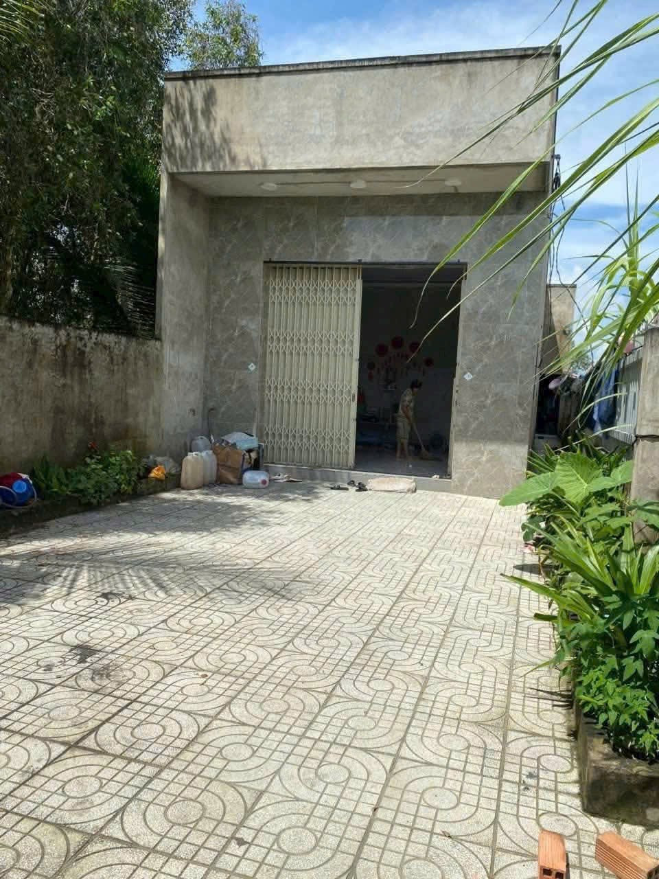 Bán nhà 370.9m² ngang 6m giá 2 tỷ Xã Đức Hòa